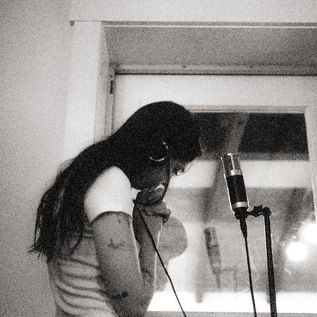 LIZZY MCALPINE RELEASES DELUXE VERSION OF ALBUM 'OLDER (AND WISER ...